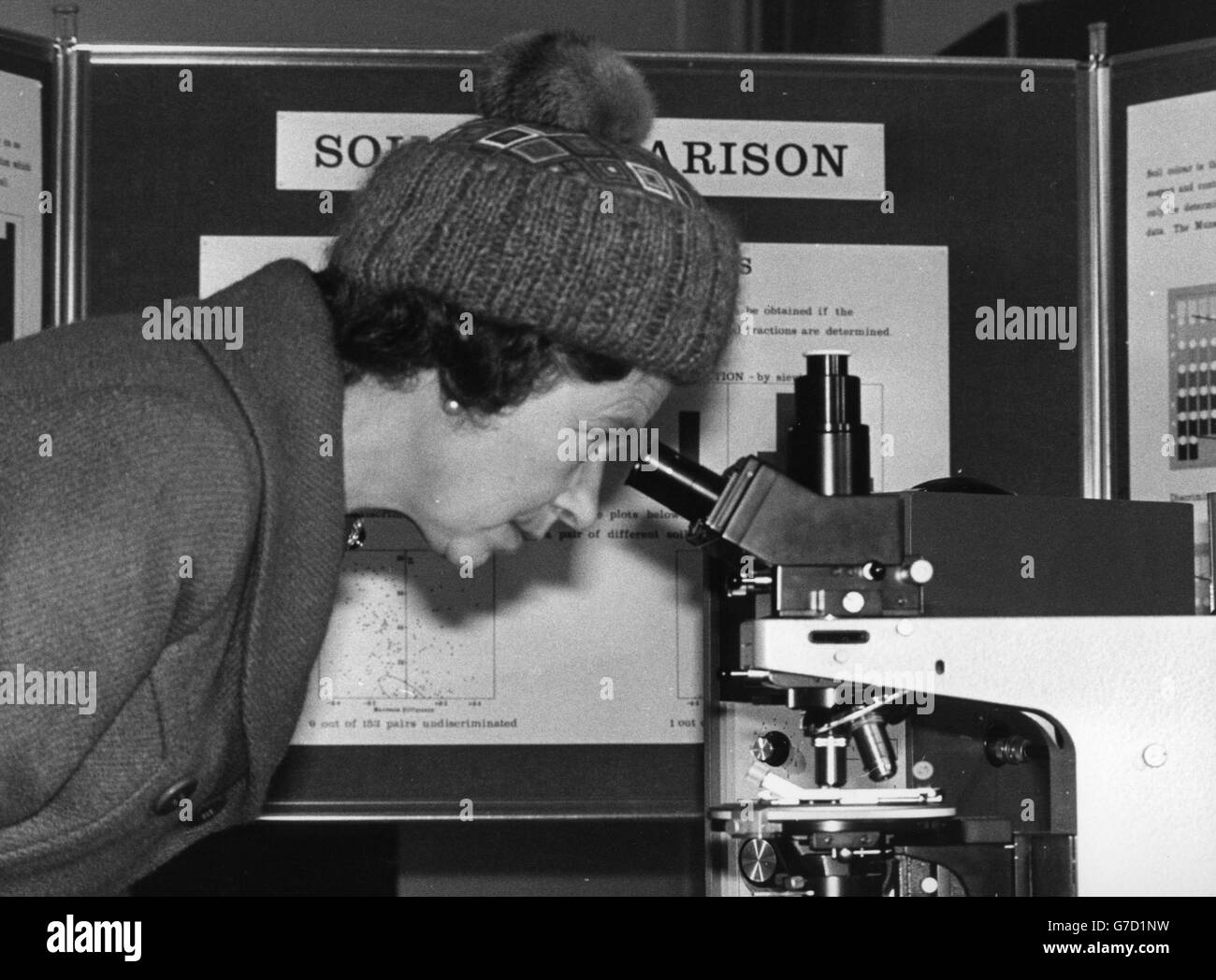 Royalty - Queen Elizabeth II - Met Police Training Centre, Hendon Stock ...