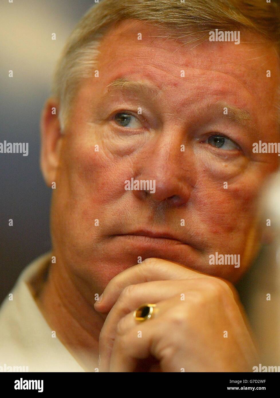 Sport football press conference head head shot alex ferguson hi-res ...