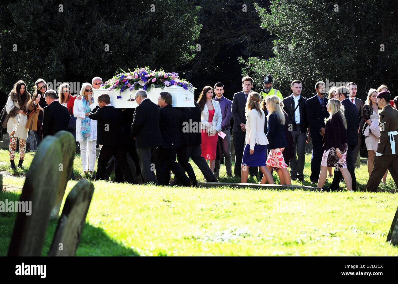 Sue hidden and sisters laura centre and tania follow behind hi-res ...