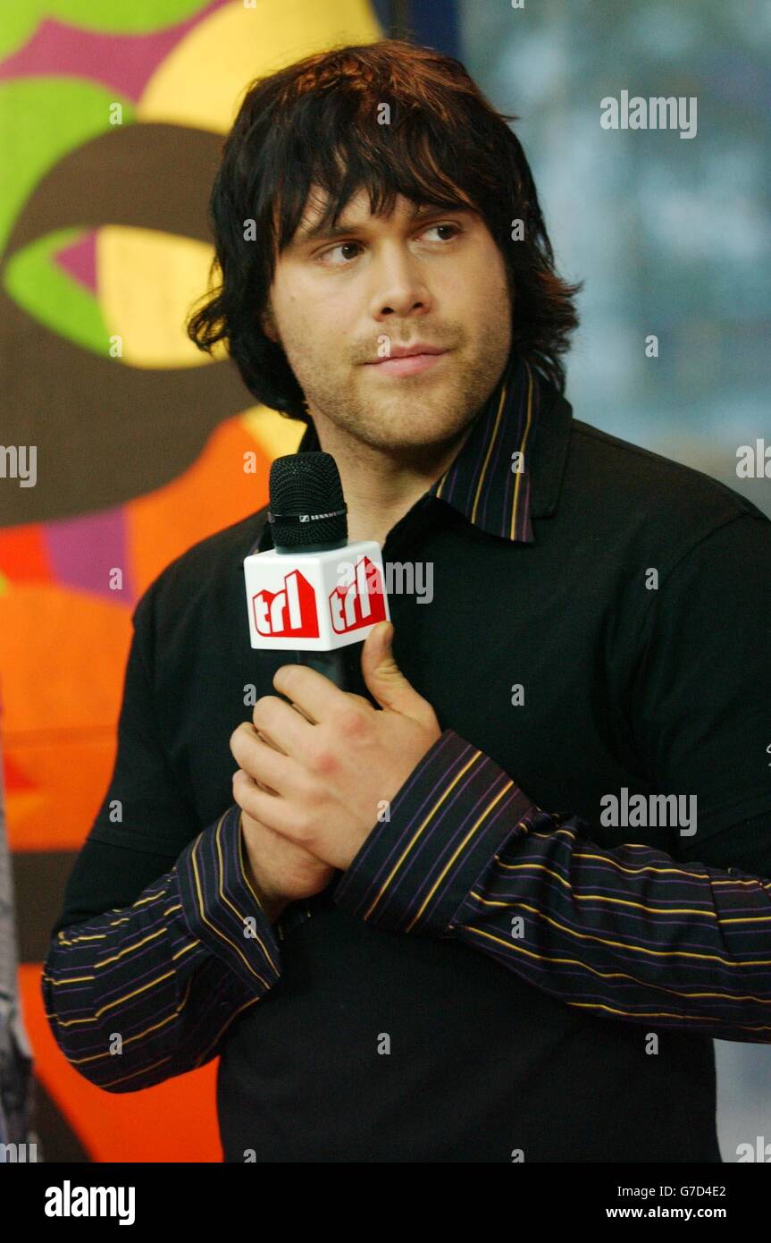 Singer Daniel Bedingfield during his guest appearance on MTV's TRL ...