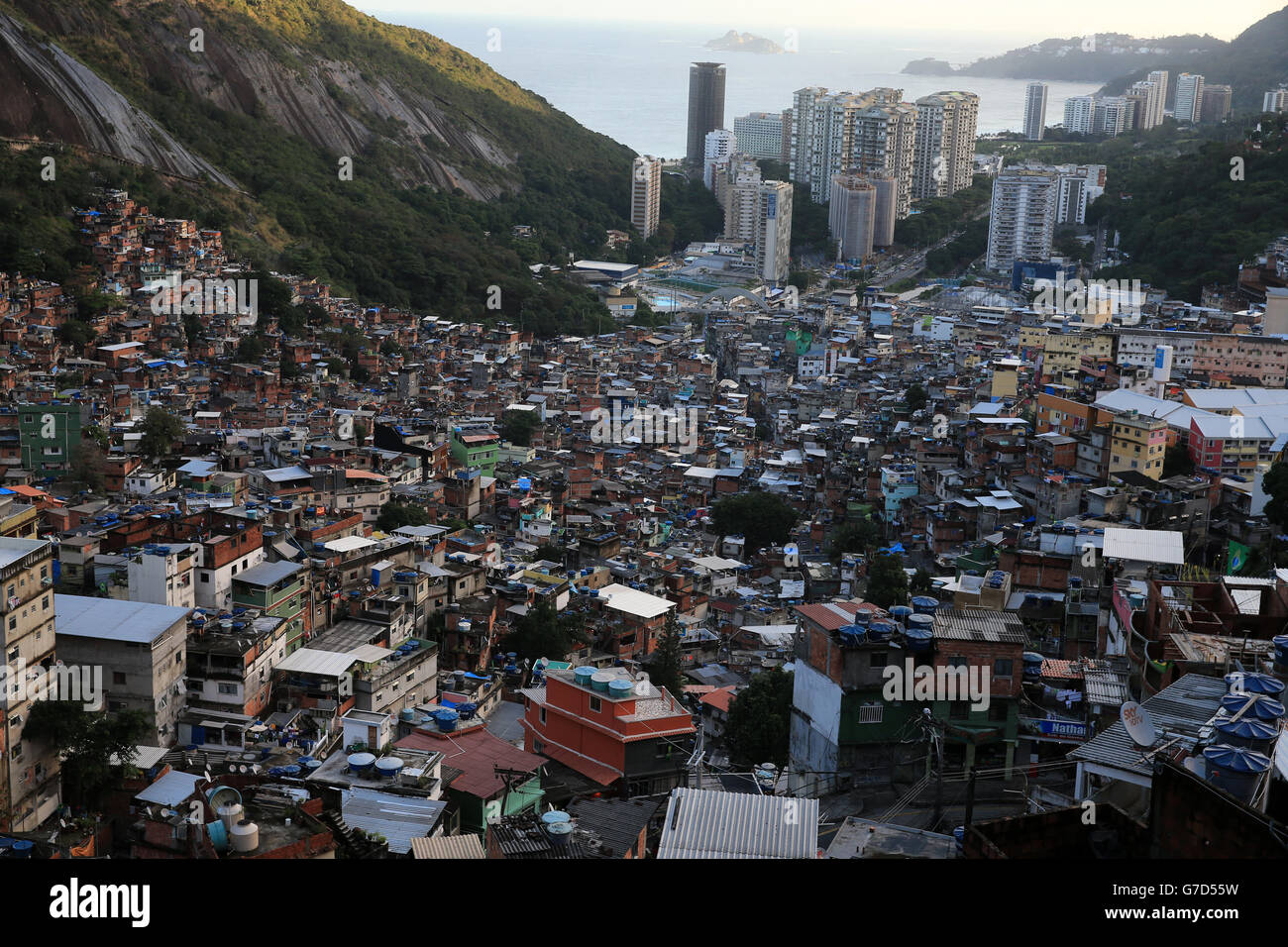 Brazil views daily life in rocinha favela population around 300 hi-res ...