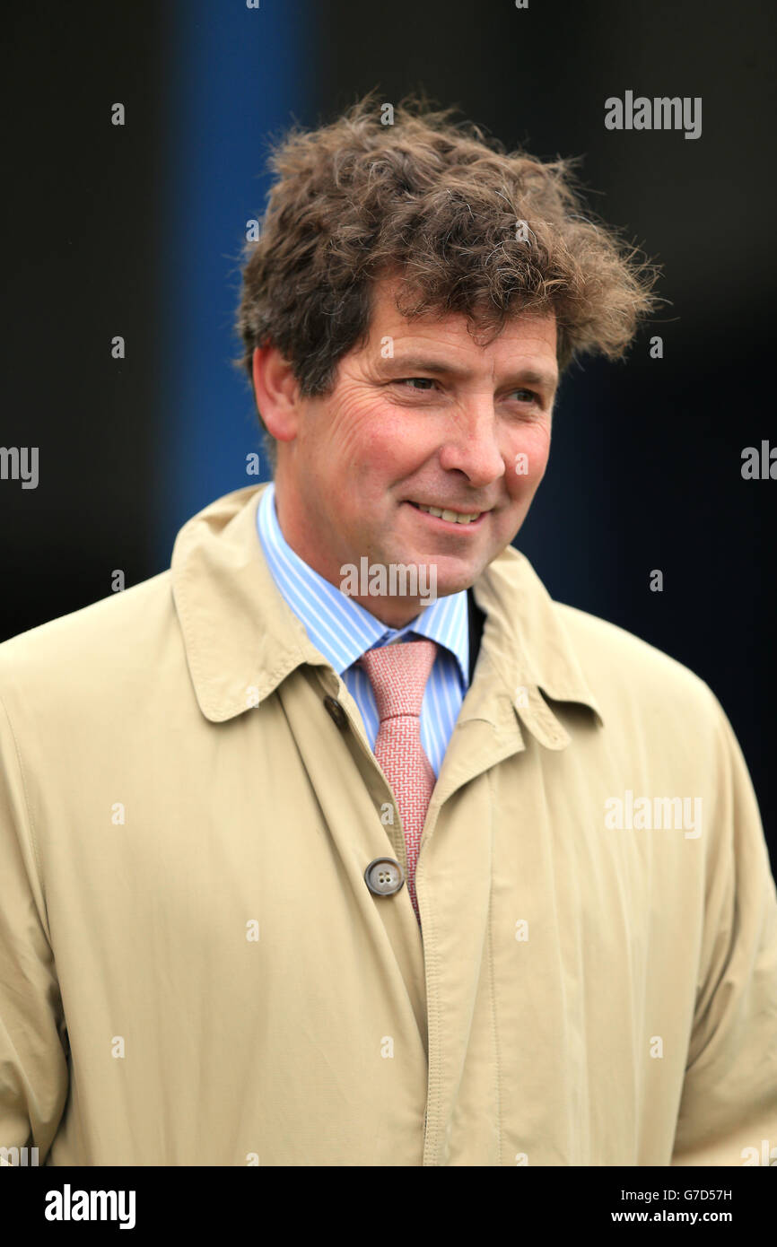 Ian williams race horse trainer hi-res stock photography and images - Alamy