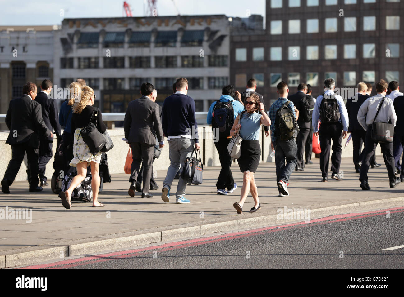 Walking to london hi-res stock photography and images - Alamy