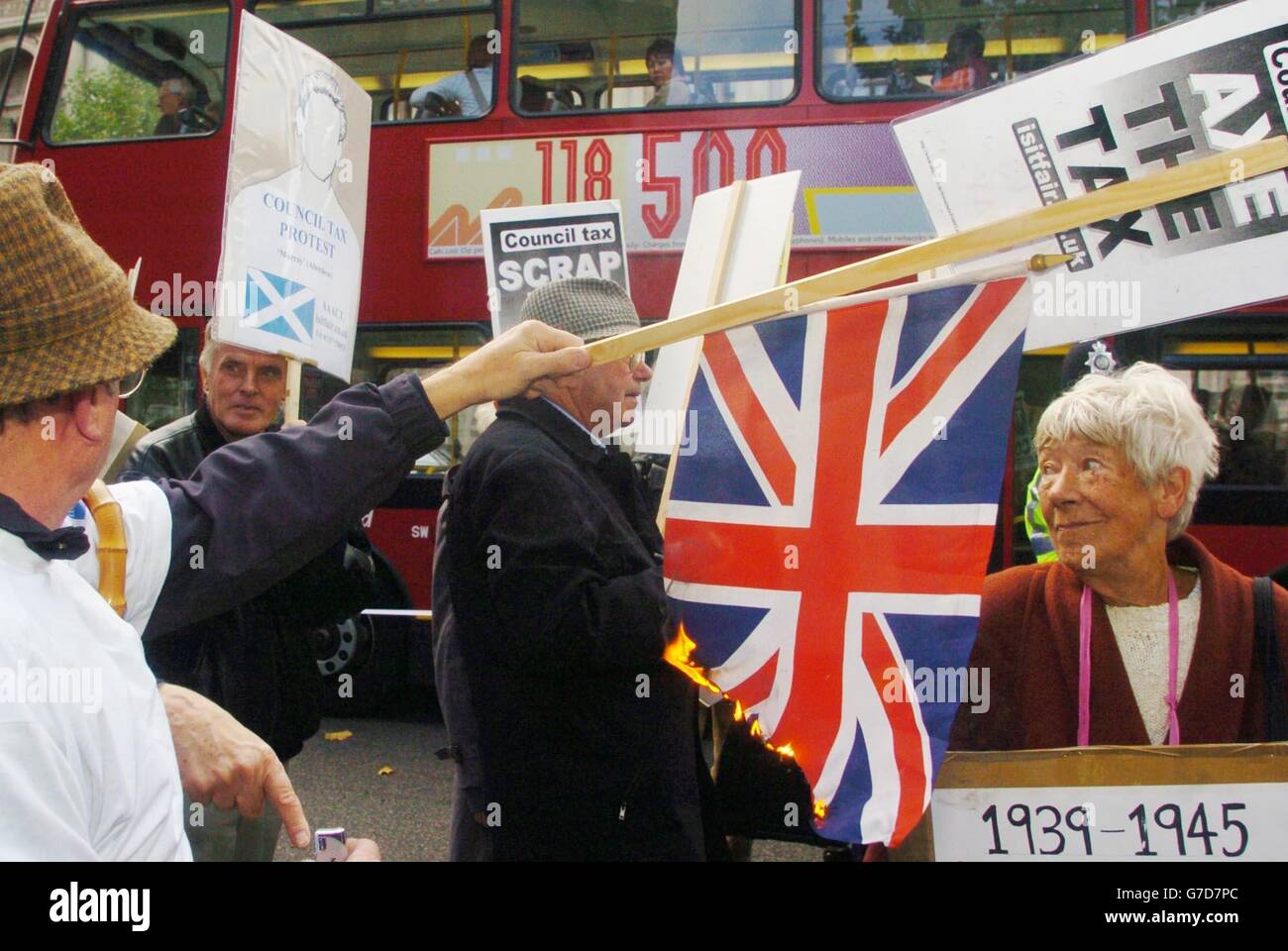 Burning union jack flag hi-res stock photography and images - Alamy