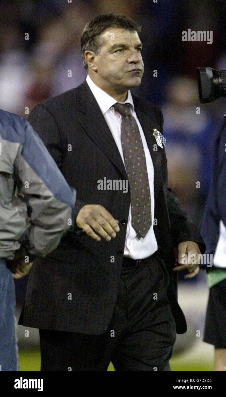 Soccer bolton wanderers hi-res stock photography and images - Alamy