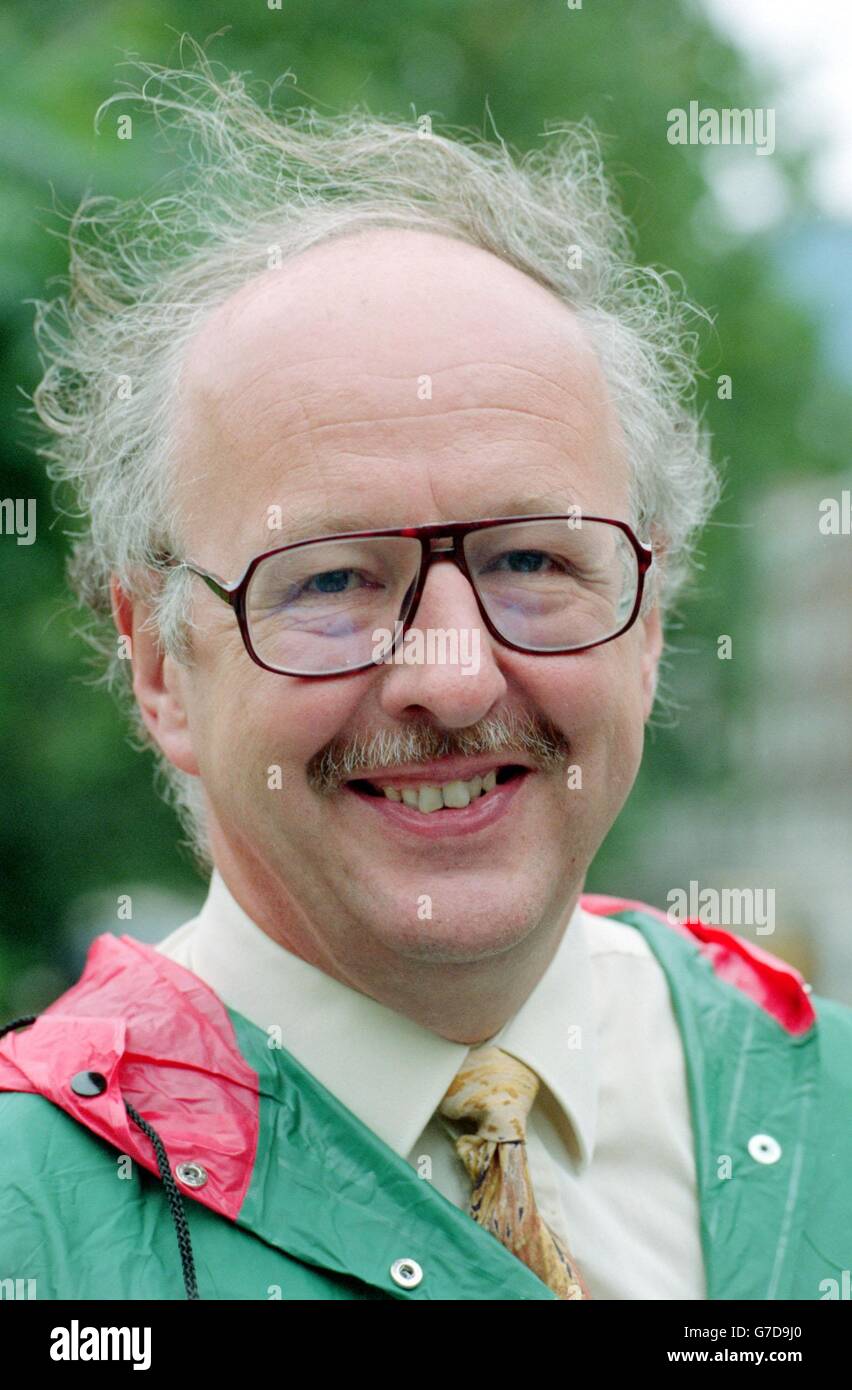 Michael Fish. TV weatherman, Michael Fish Stock Photo - Alamy