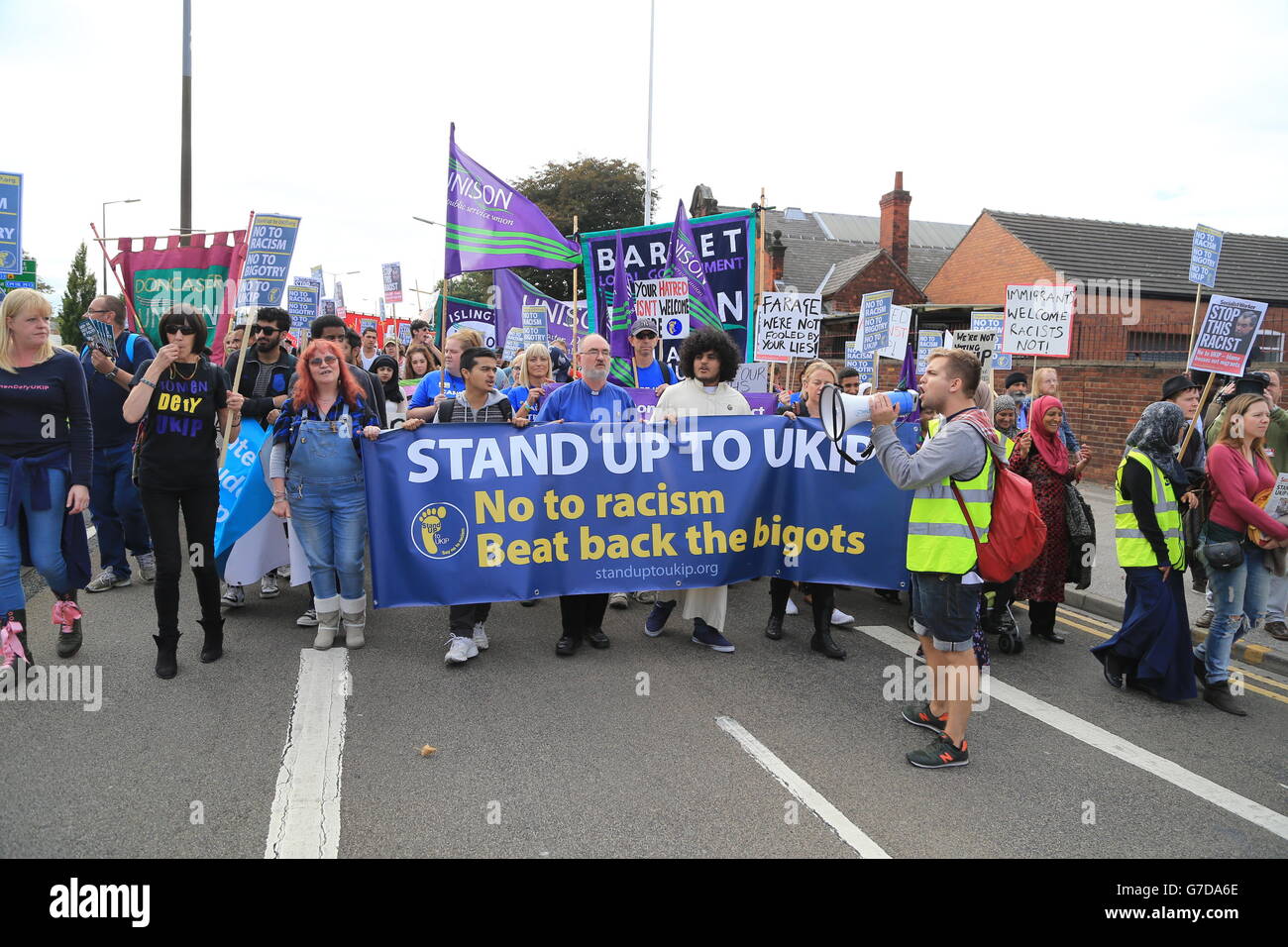 Doncaster racecourse stand hi-res stock photography and images - Alamy