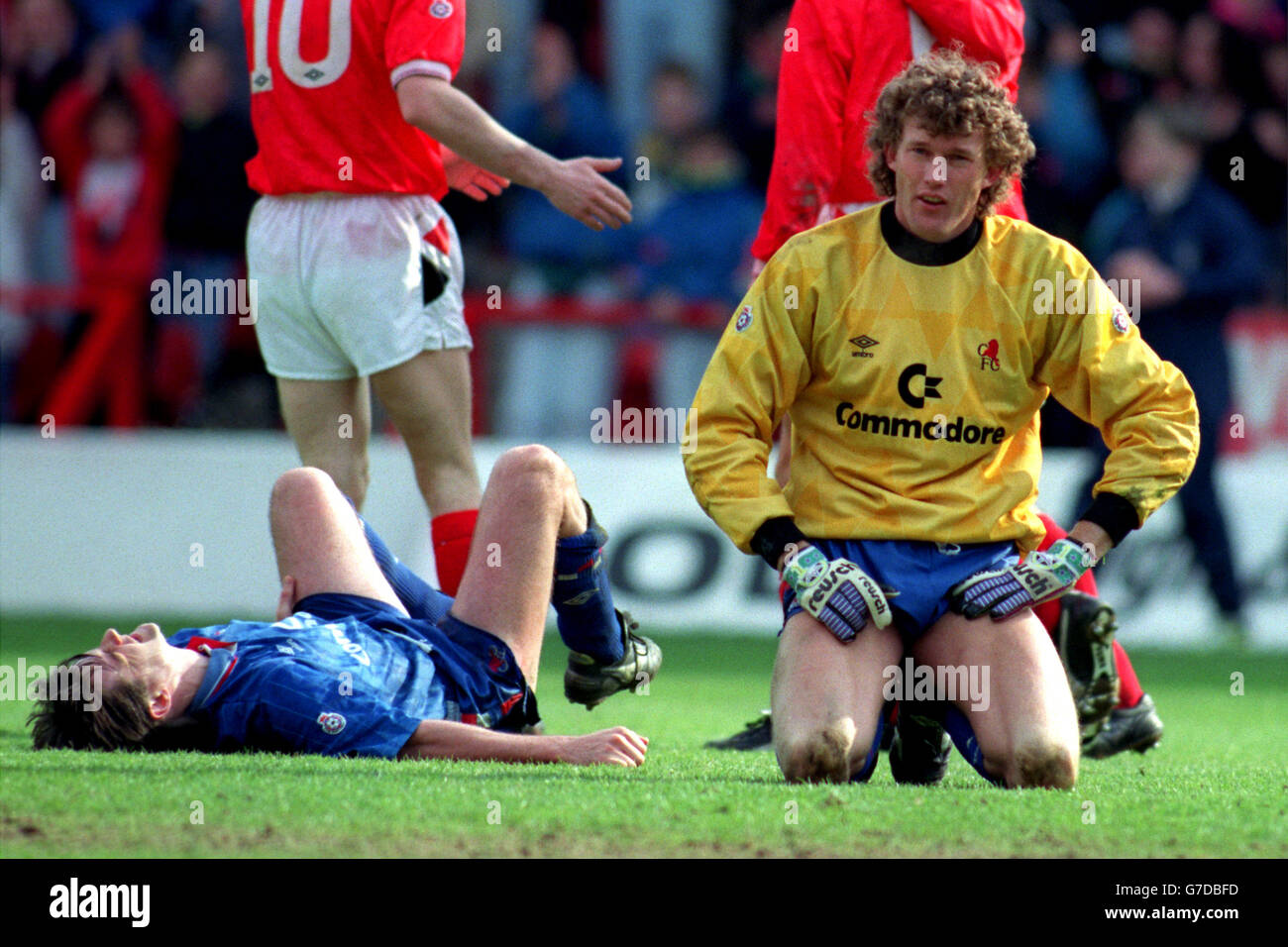 Soccer - Nottingham Forest v Chelsea -Goalkeeper of Chelsea Stock Photo ...