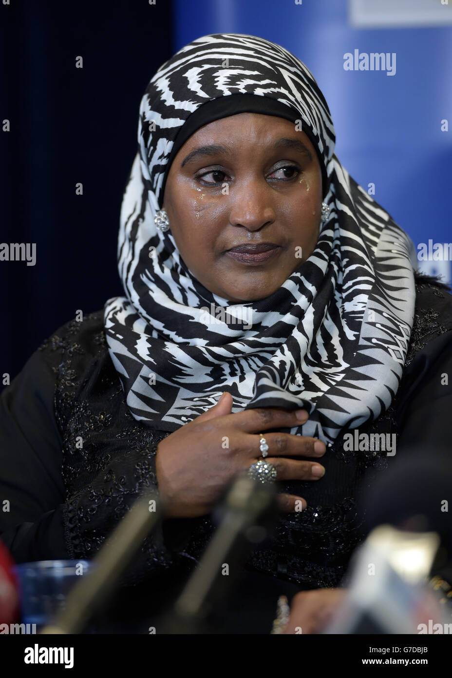 Safiya Hussien, the mother of missing 15-year-old schoolgirl Yusra ...
