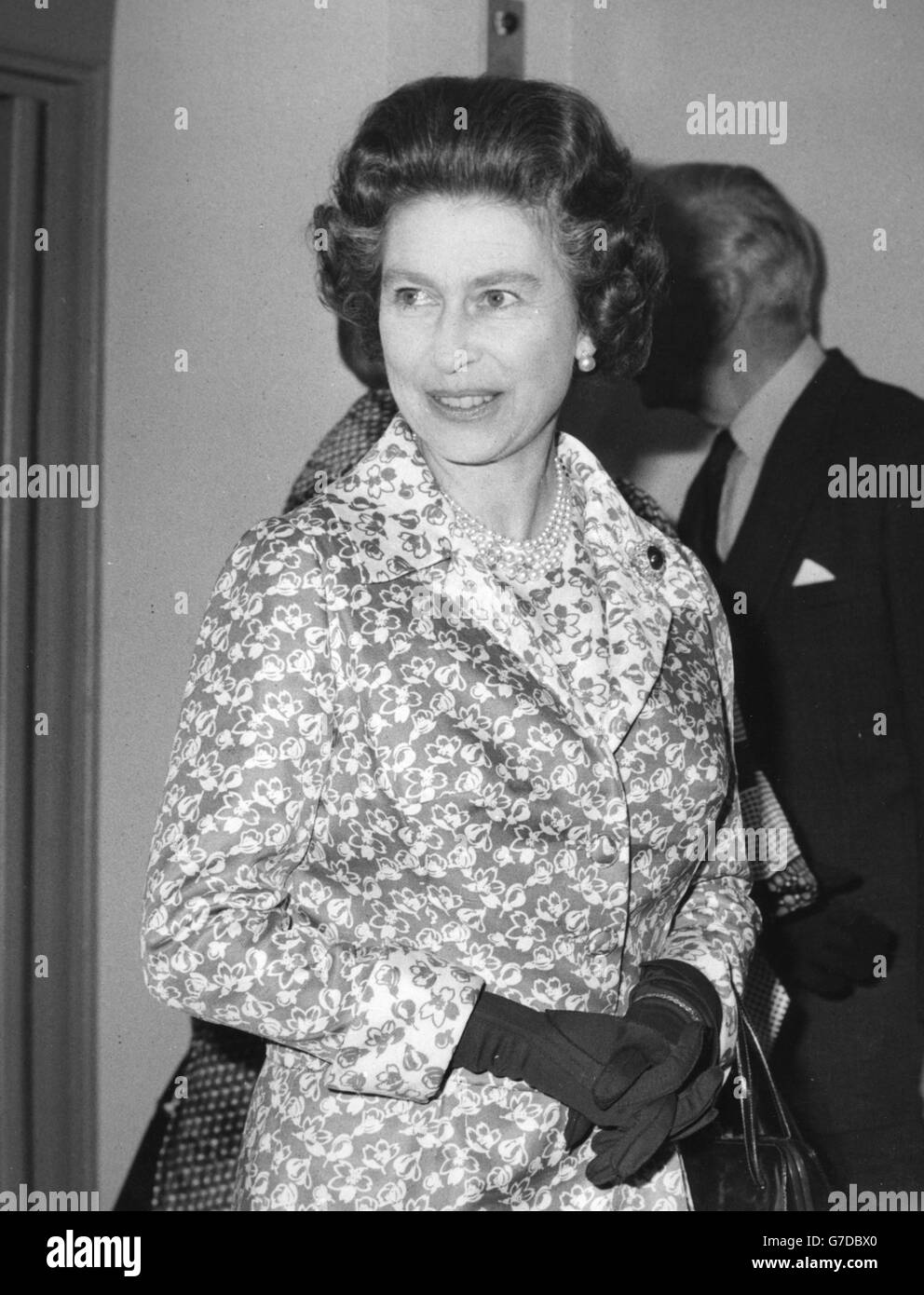 Piccadilly queen elizabeth ii hi-res stock photography and images - Alamy