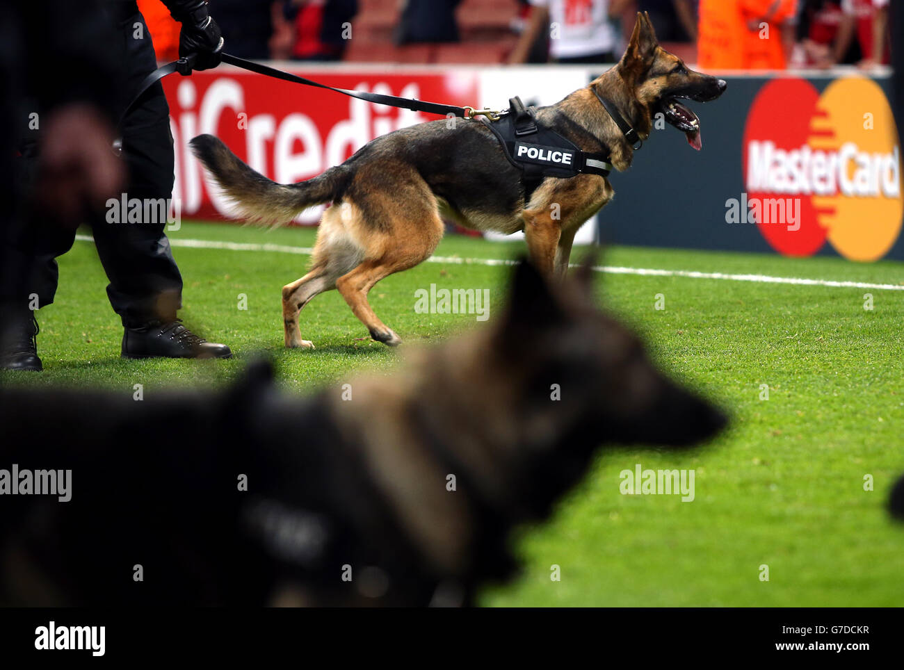Police arsenal football game hi-res stock photography and images - Alamy