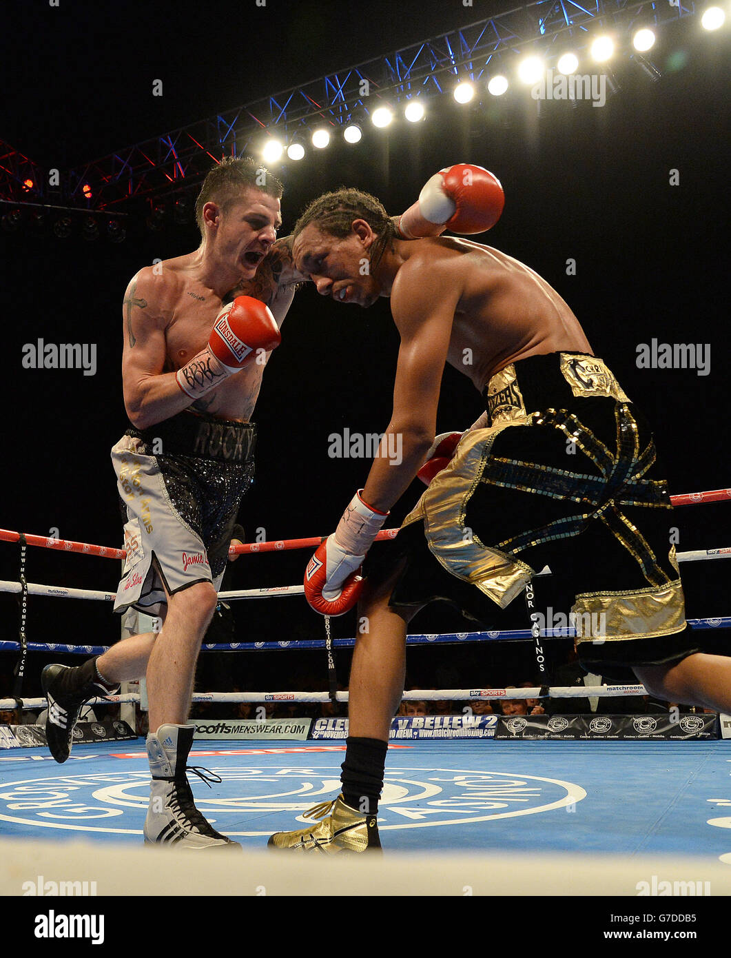 Boxing - Leeds First Direct Arena Stock Photo - Alamy