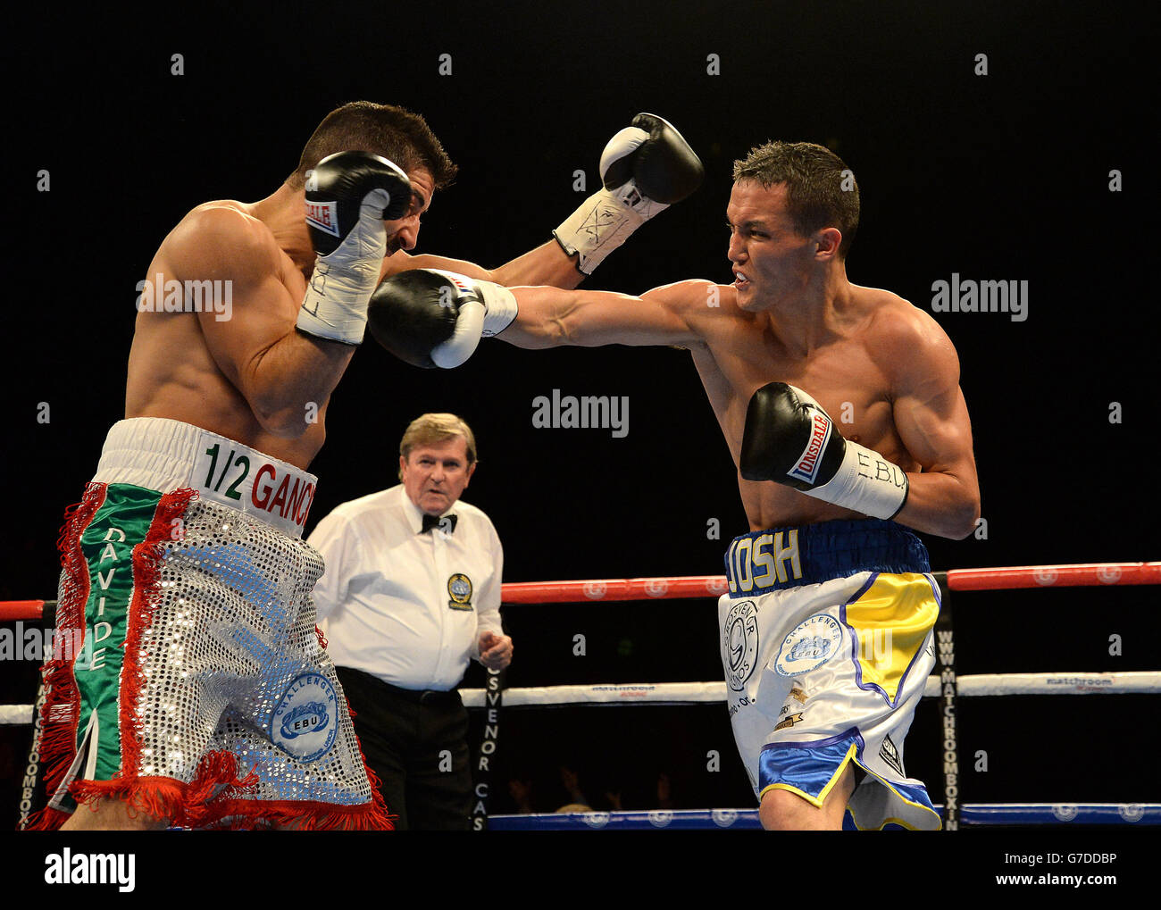 Featherweight contest first direct arena hi-res stock photography and ...