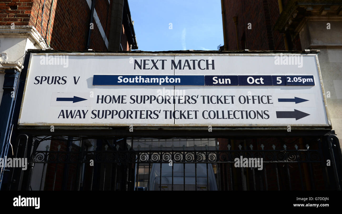 Tottenham hotspur football sign hi-res stock photography and images - Alamy