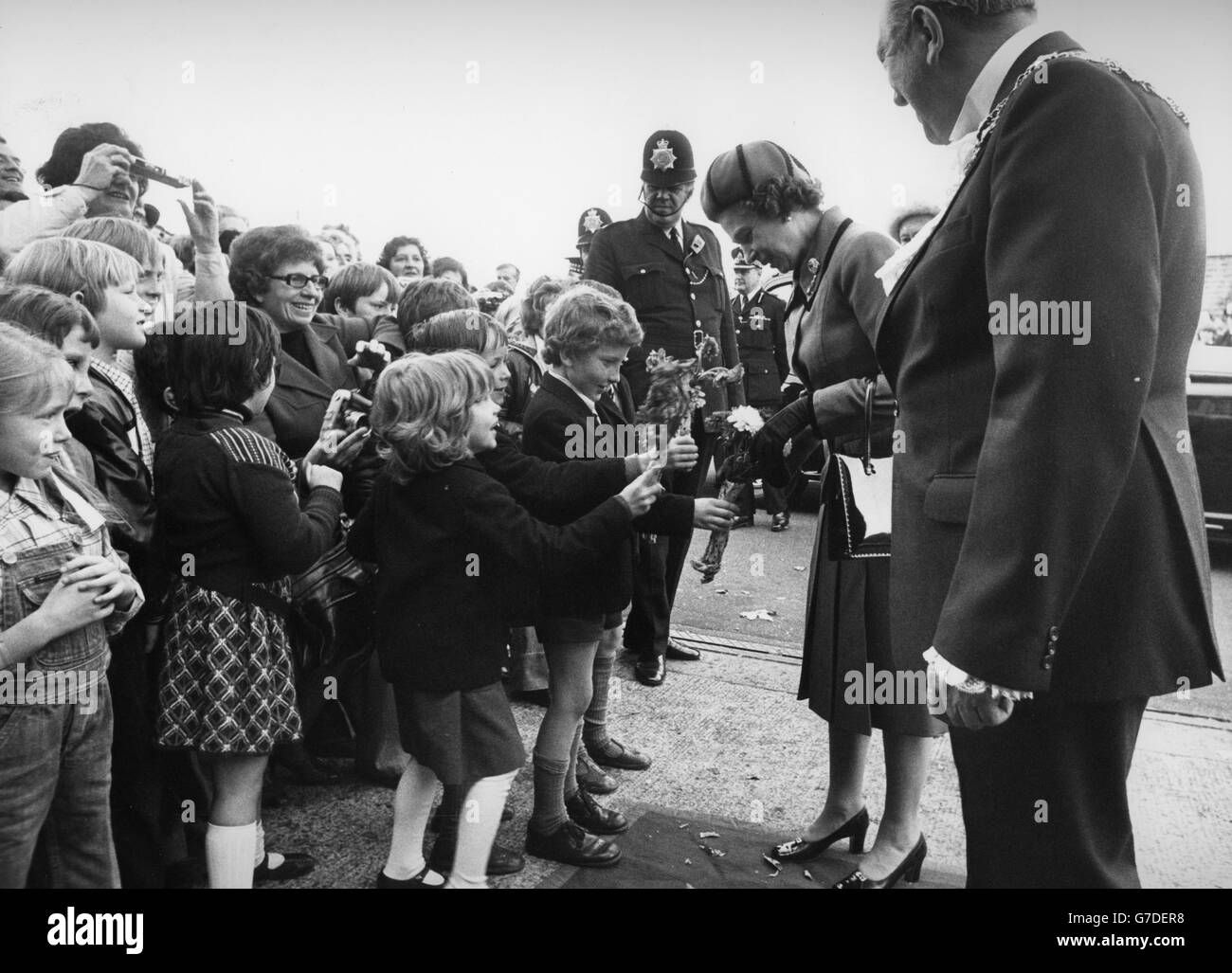 Royalty - Queen Elizabeth II - Richmond, Surrey Stock Photo - Alamy