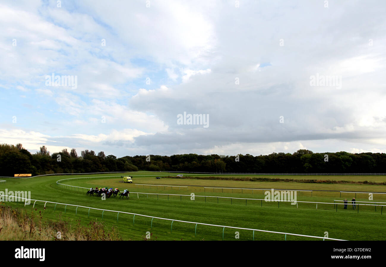 Horse Racing - Nottingham Racecourse Stock Photo - Alamy