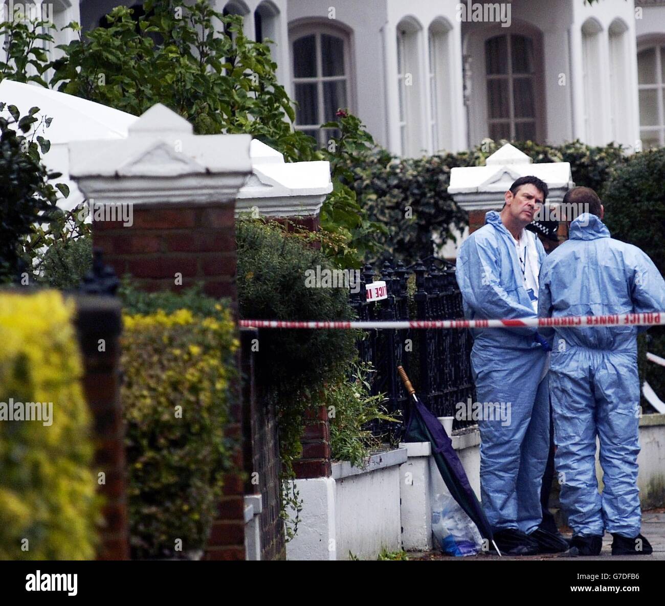 Max nash crime police cordon forensics hi-res stock photography and ...