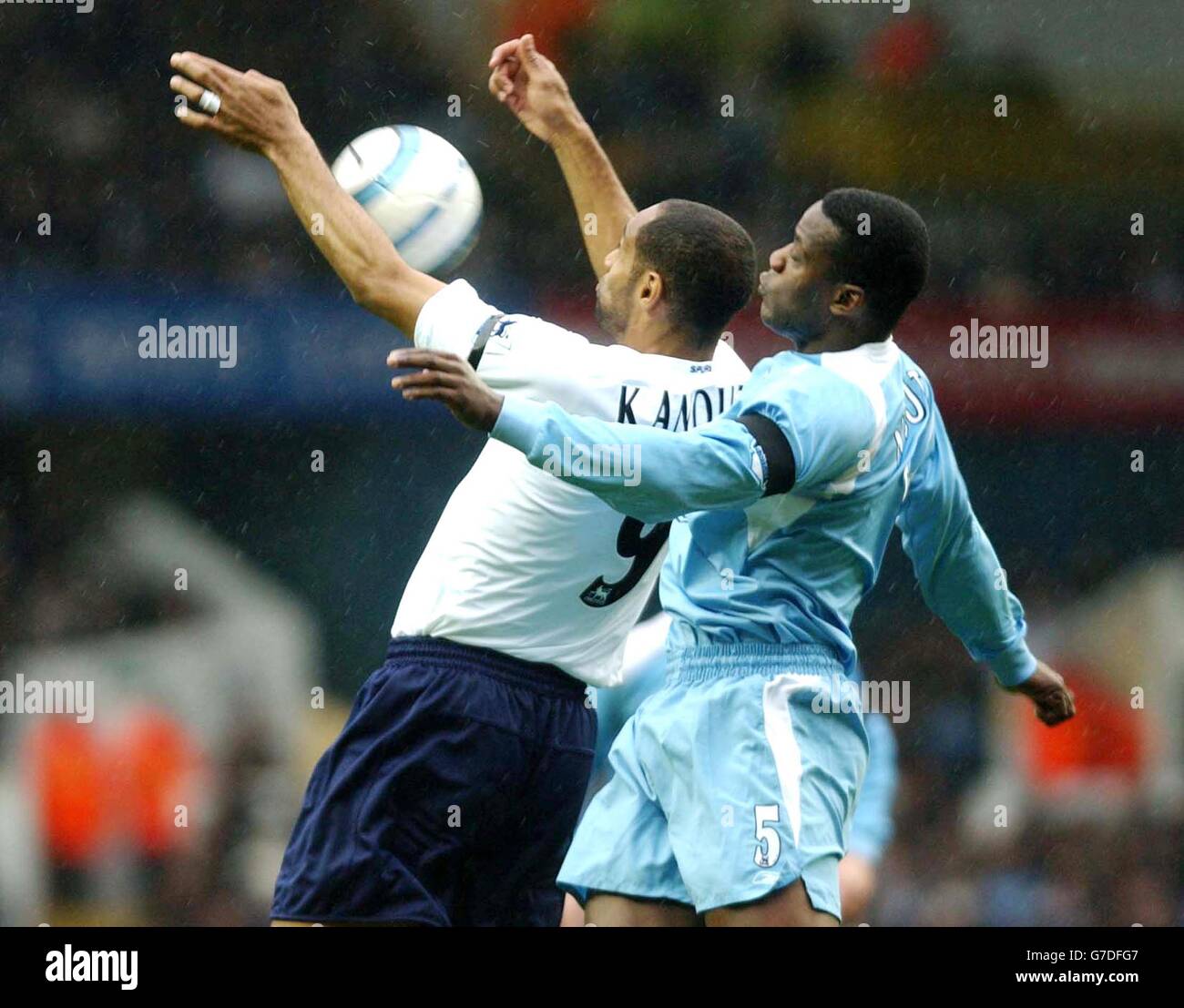 Kanoute tottenham 2004 hi-res stock photography and images - Alamy