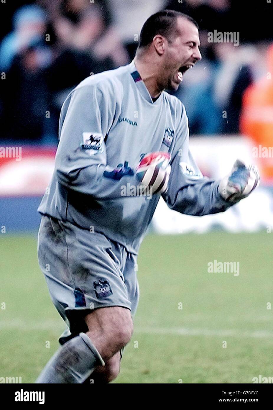 Andy johnson celebrating sport football hi-res stock photography and ...