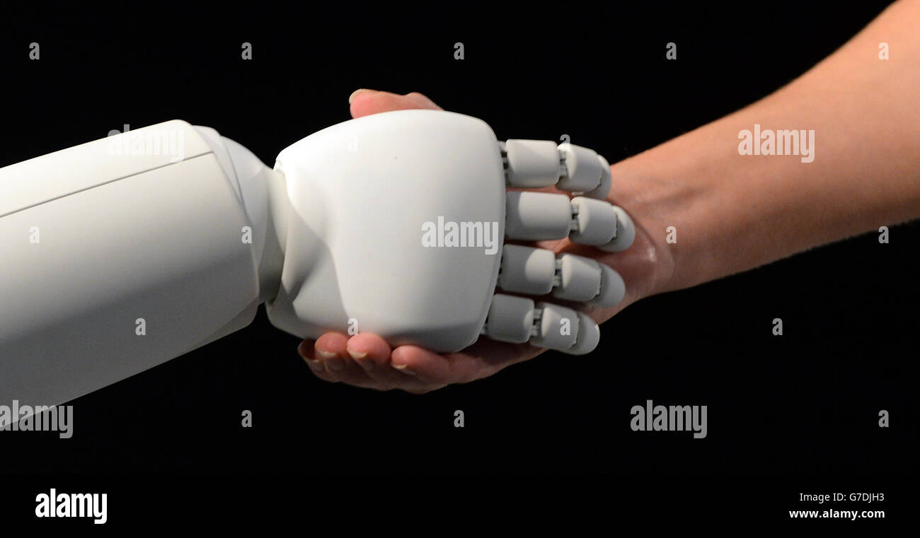 ASIMO (Advanced Step in Innovative MObility) Honda's humanoid robot ...