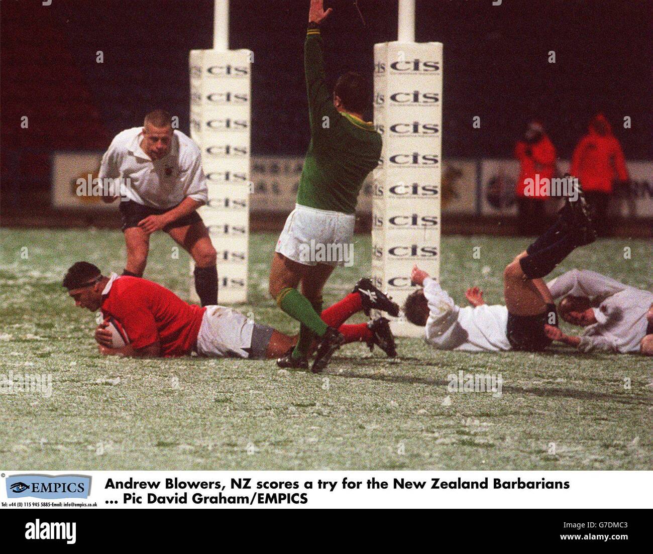 Nz scores a try for the new zealand barbarians hi-res stock photography ...
