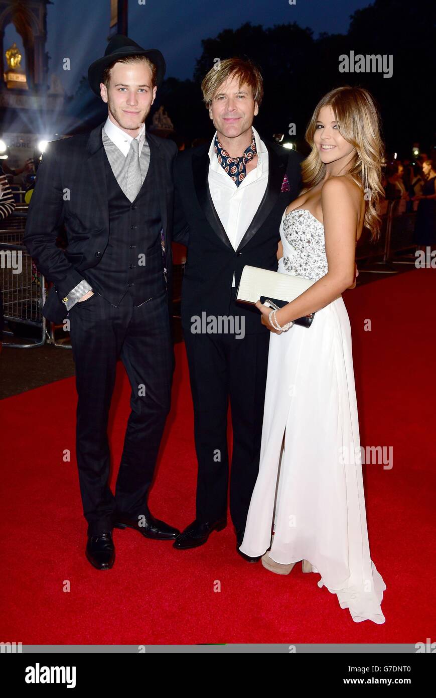 Steve Norman and his children attending the premiere of Soul Boys of ...