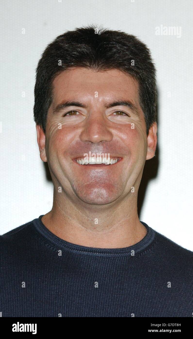 Simon cowell simpsons hi-res stock photography and images - Alamy