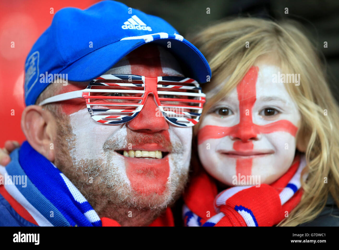 England football fans paint face hi-res stock photography and images ...
