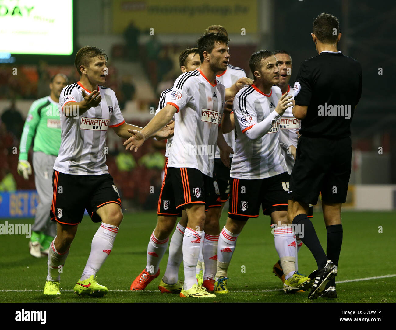Sport player protest referee hi-res stock photography and images - Alamy