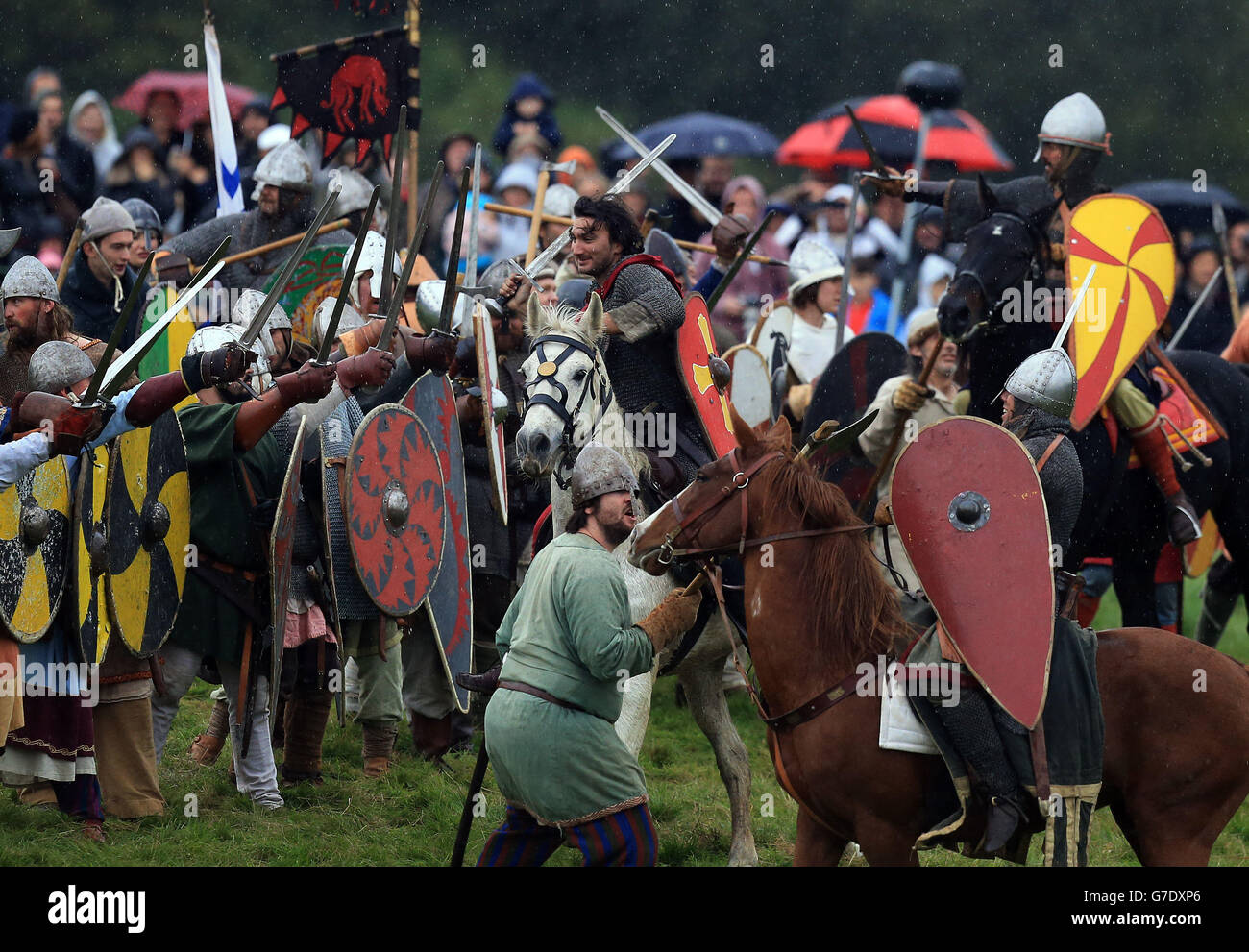 Battle of hastings saxons hi-res stock photography and images - Alamy