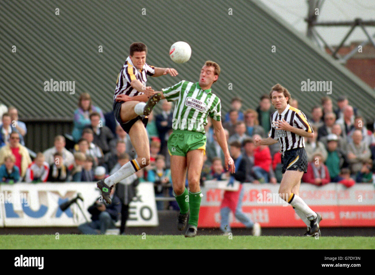 Dean Yates, Notts County and Robbie Turner, Plymouth Argyle Stock Photo ...