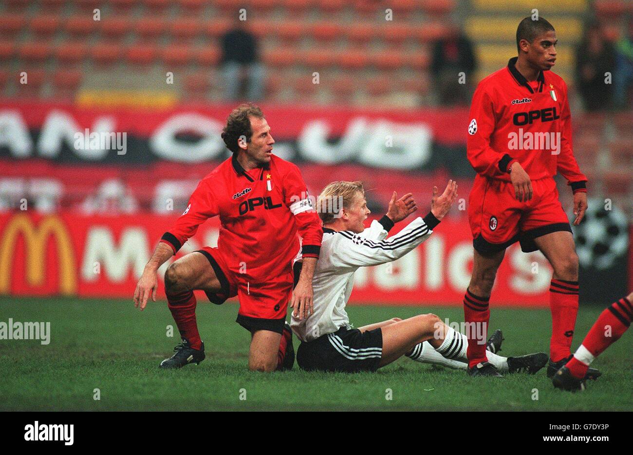 Ac milan mcdonalds board hi-res stock photography and images - Alamy