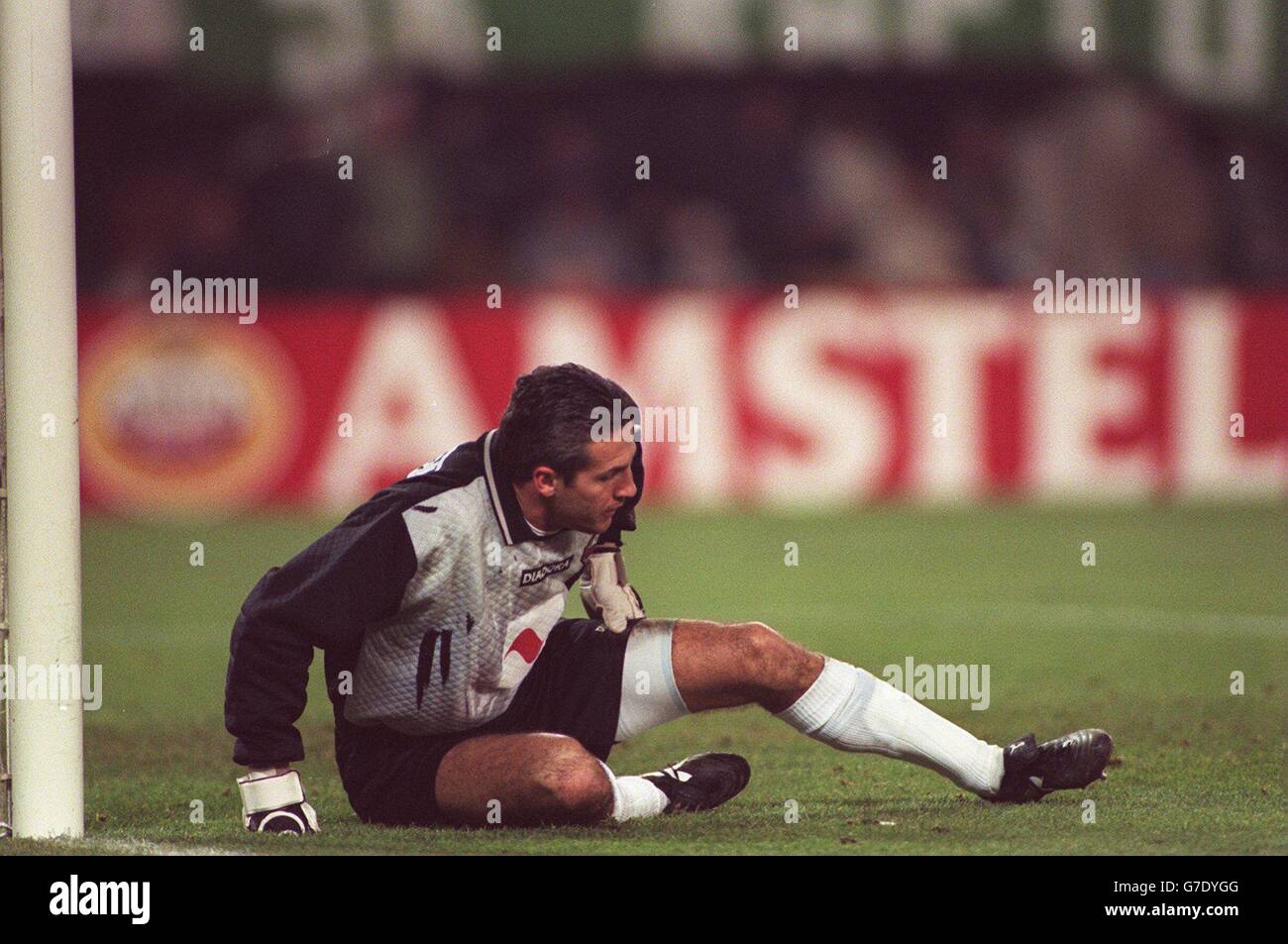 Konsel hi-res stock photography and images - Alamy