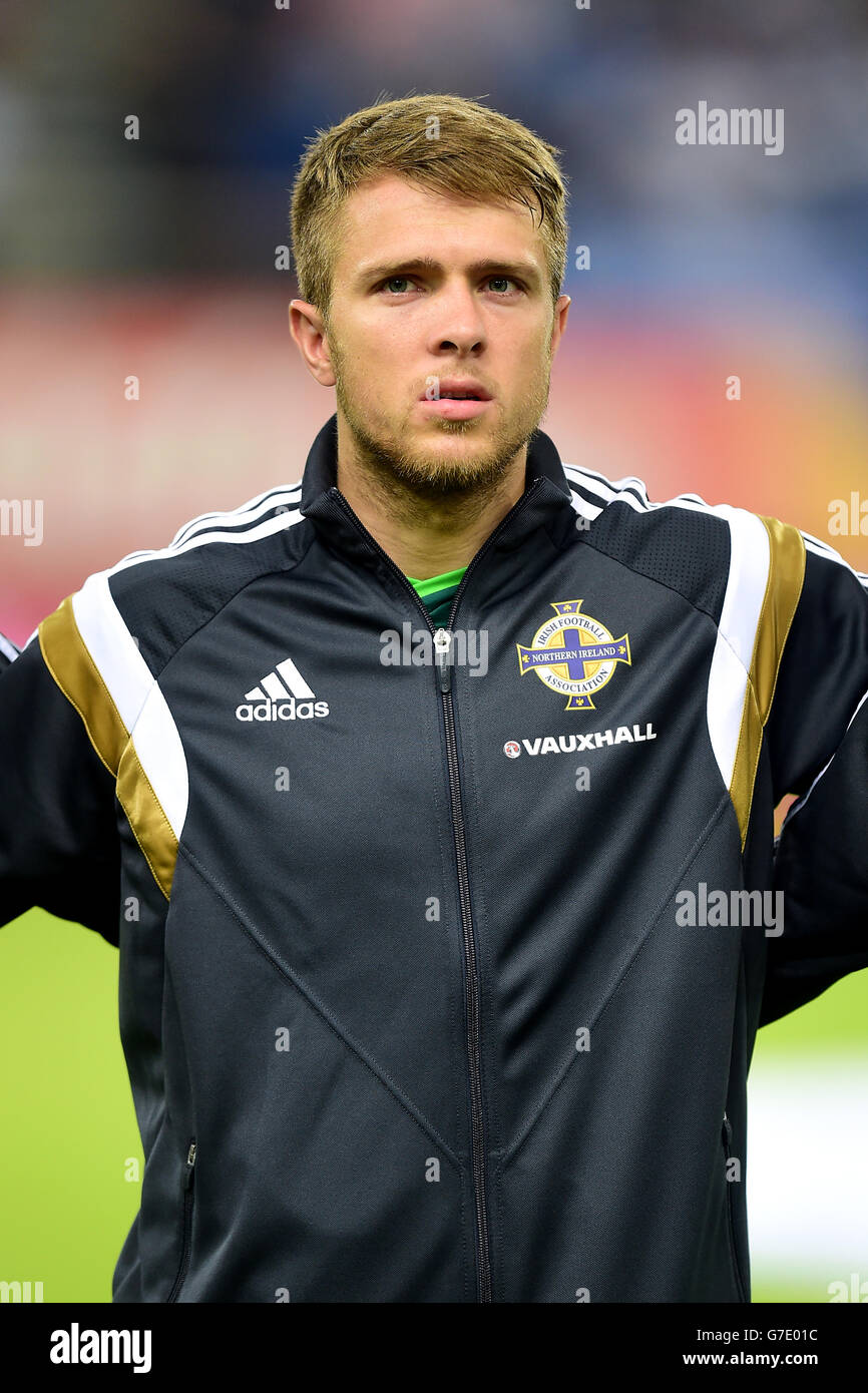 Jamie ward northern ireland international hi-res stock photography and ...