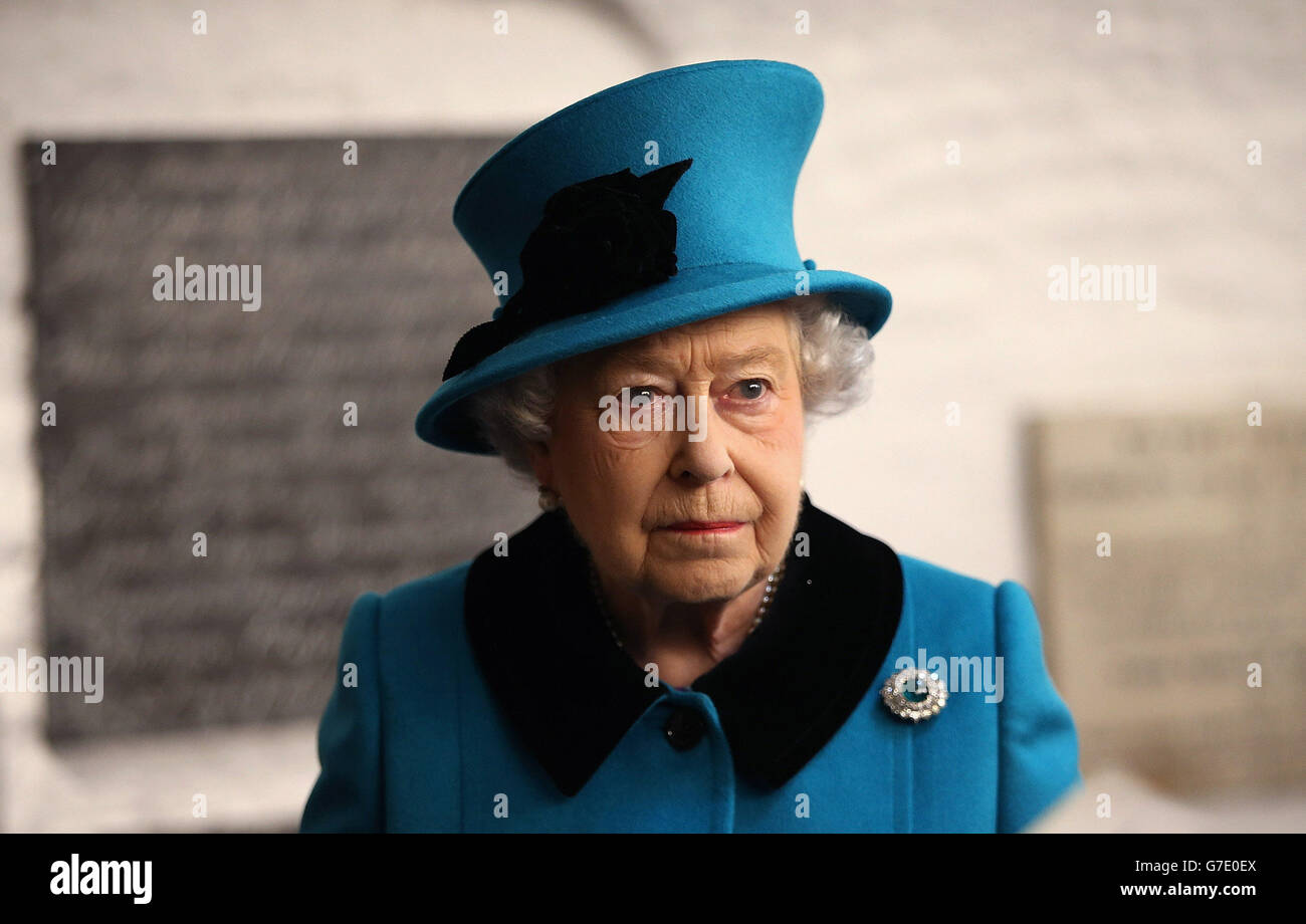 Queen elizabeth thomas moore hi-res stock photography and images - Alamy