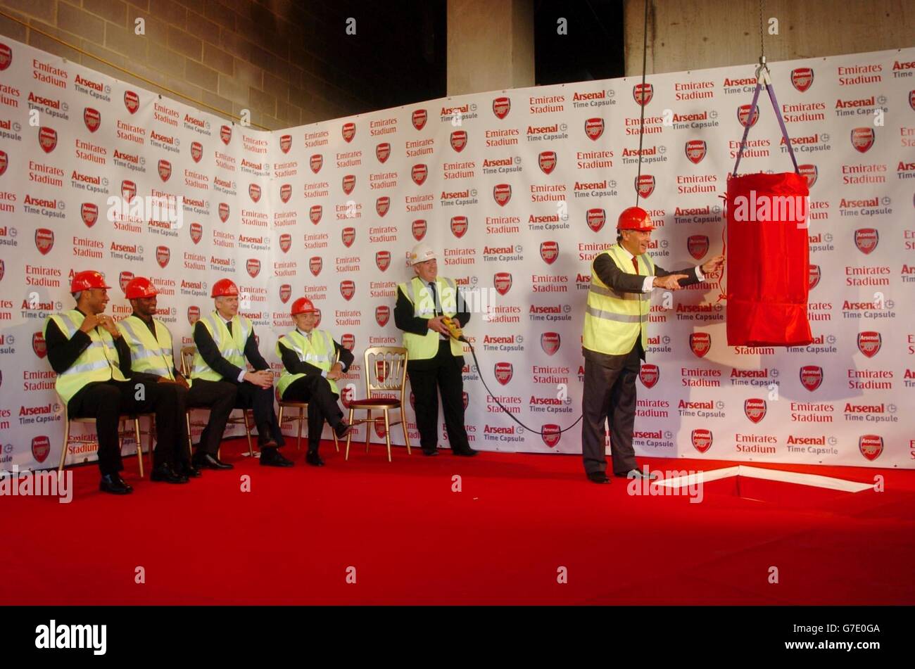 From left right arsenal hi-res stock photography and images - Alamy
