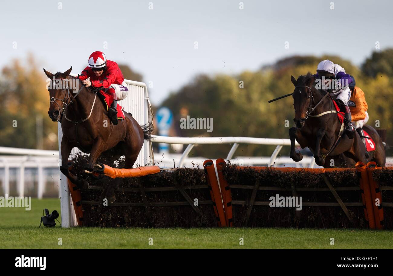 Horse Racing - Kempton Racecourse Stock Photo - Alamy