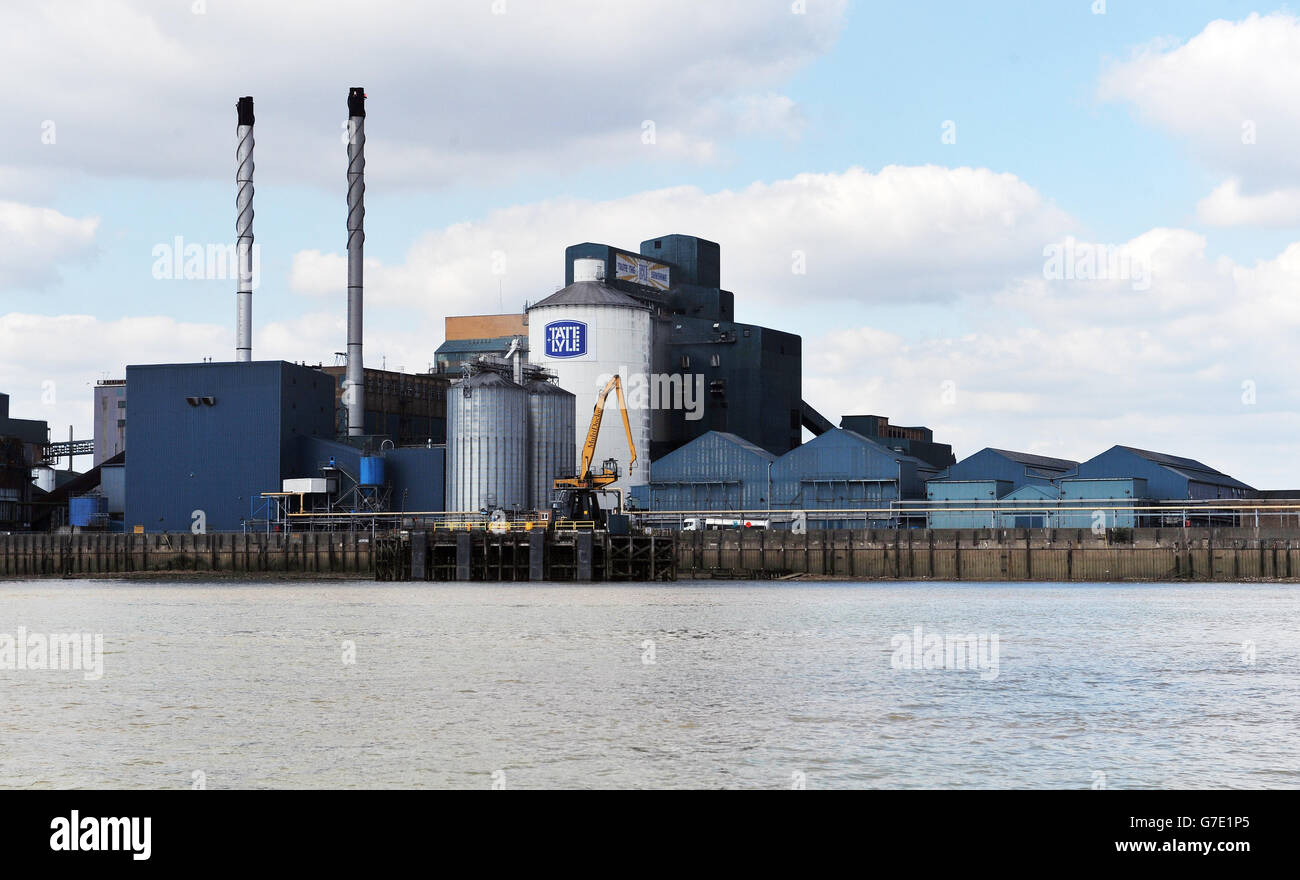 Tate lyle factory silvertown london hi-res stock photography and images ...