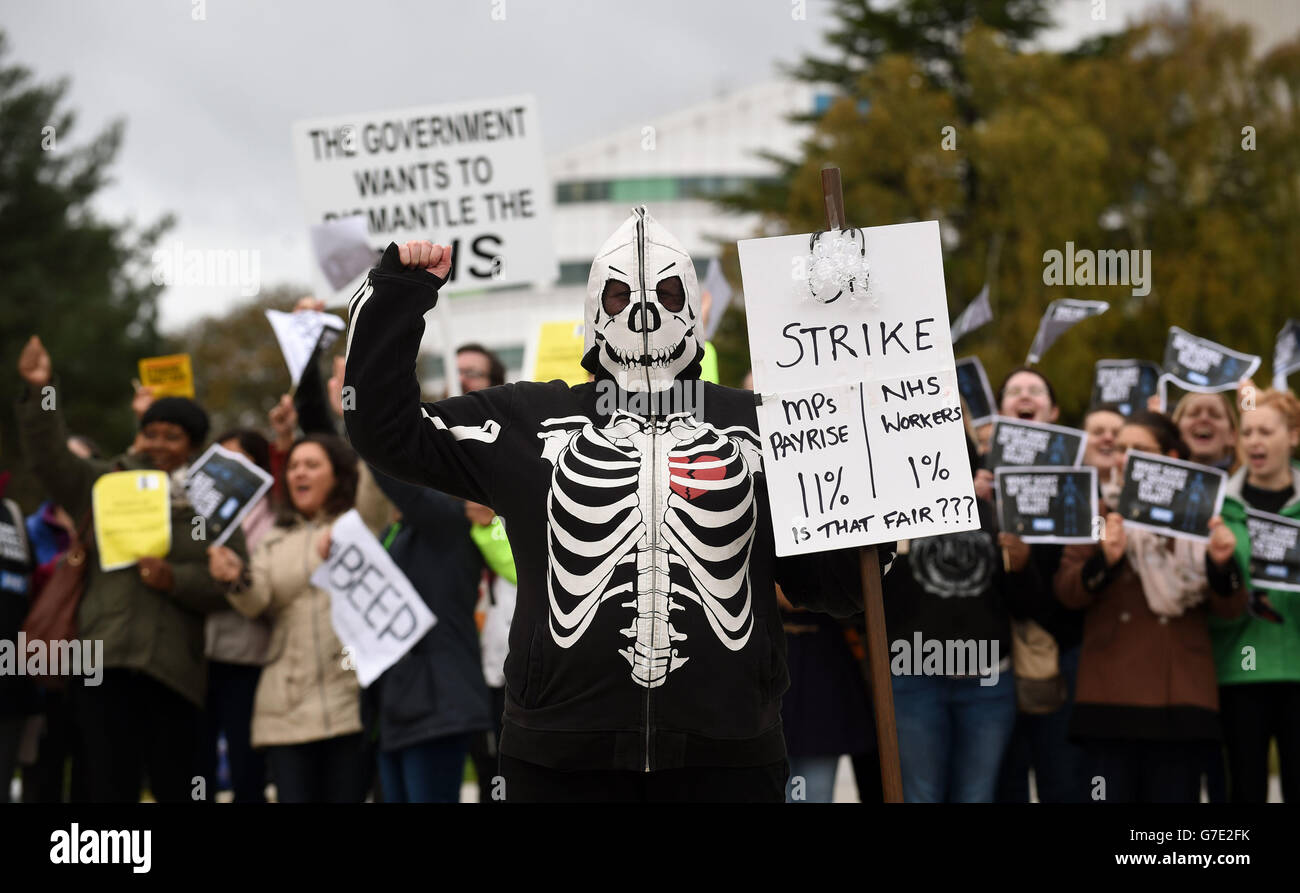 Health workers strike Stock Photo - Alamy