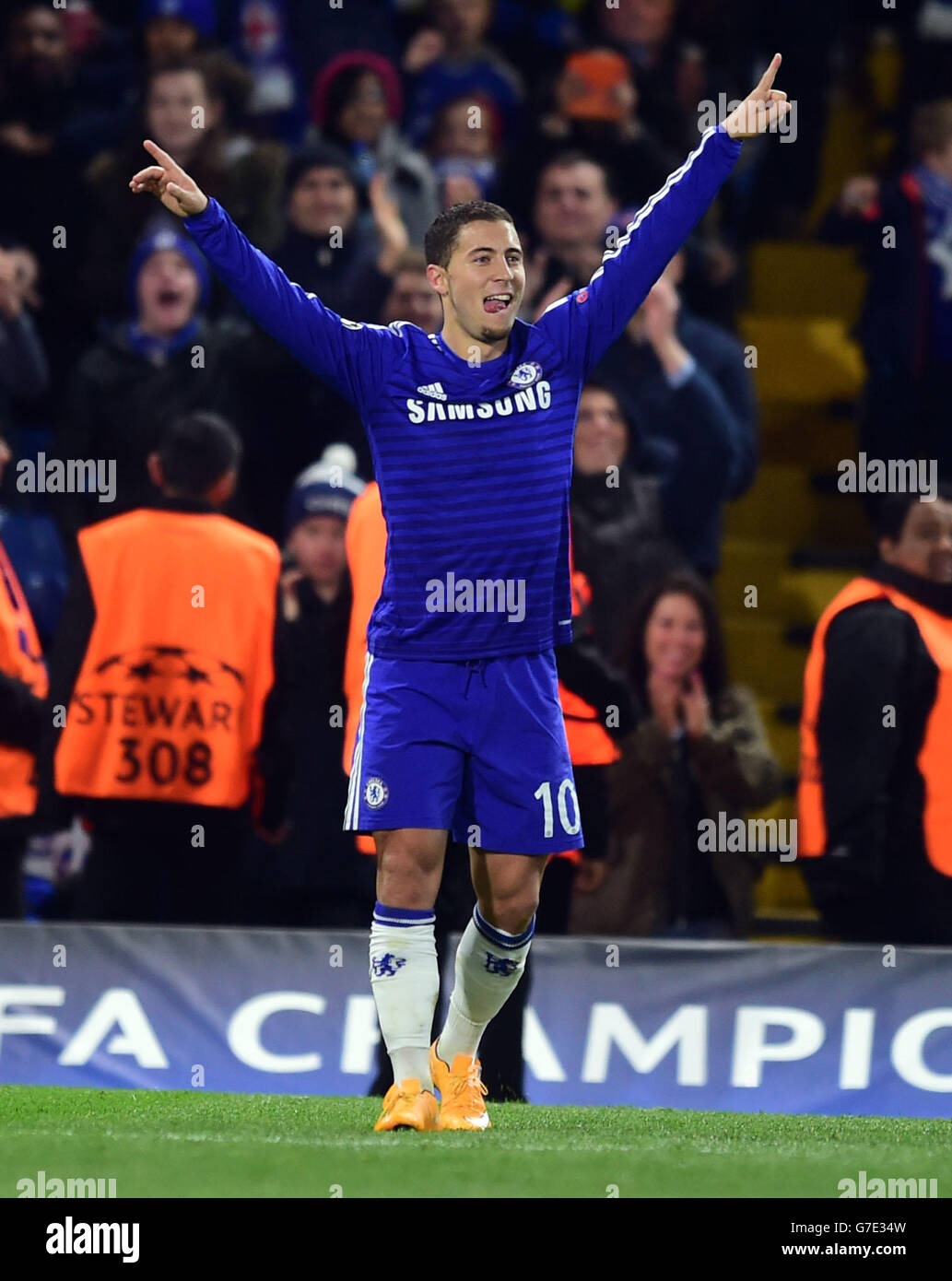 Chelsea's Eden Hazard celebrates scoring the sixth goal Stock Photo - Alamy