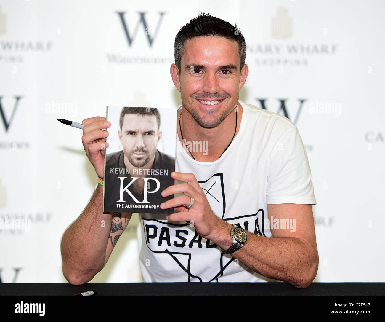 Cricket - Kevin Pietersen Book Launch - Waterstones Canary Wharf ...