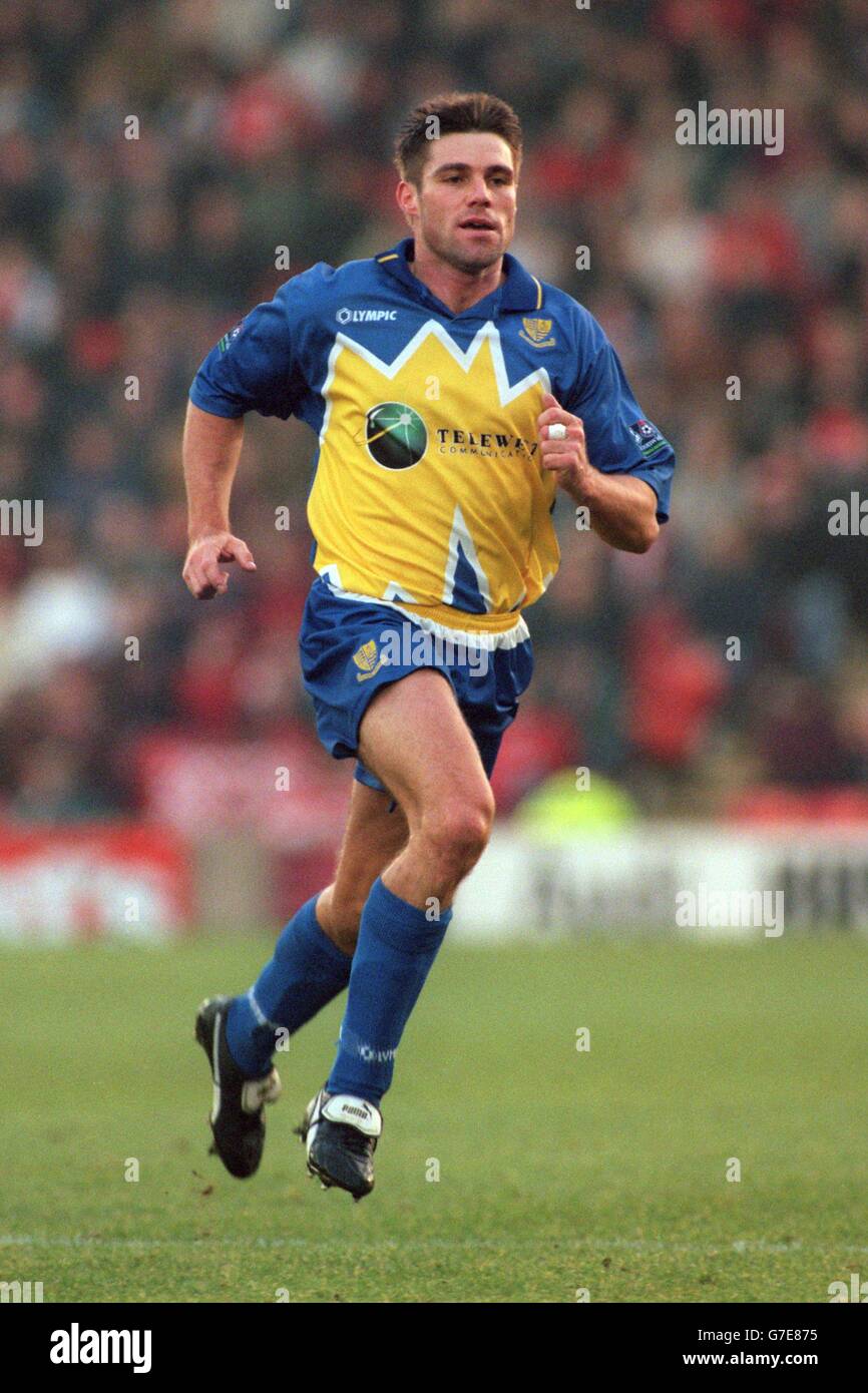 Southend united v barnsley hi-res stock photography and images - Alamy