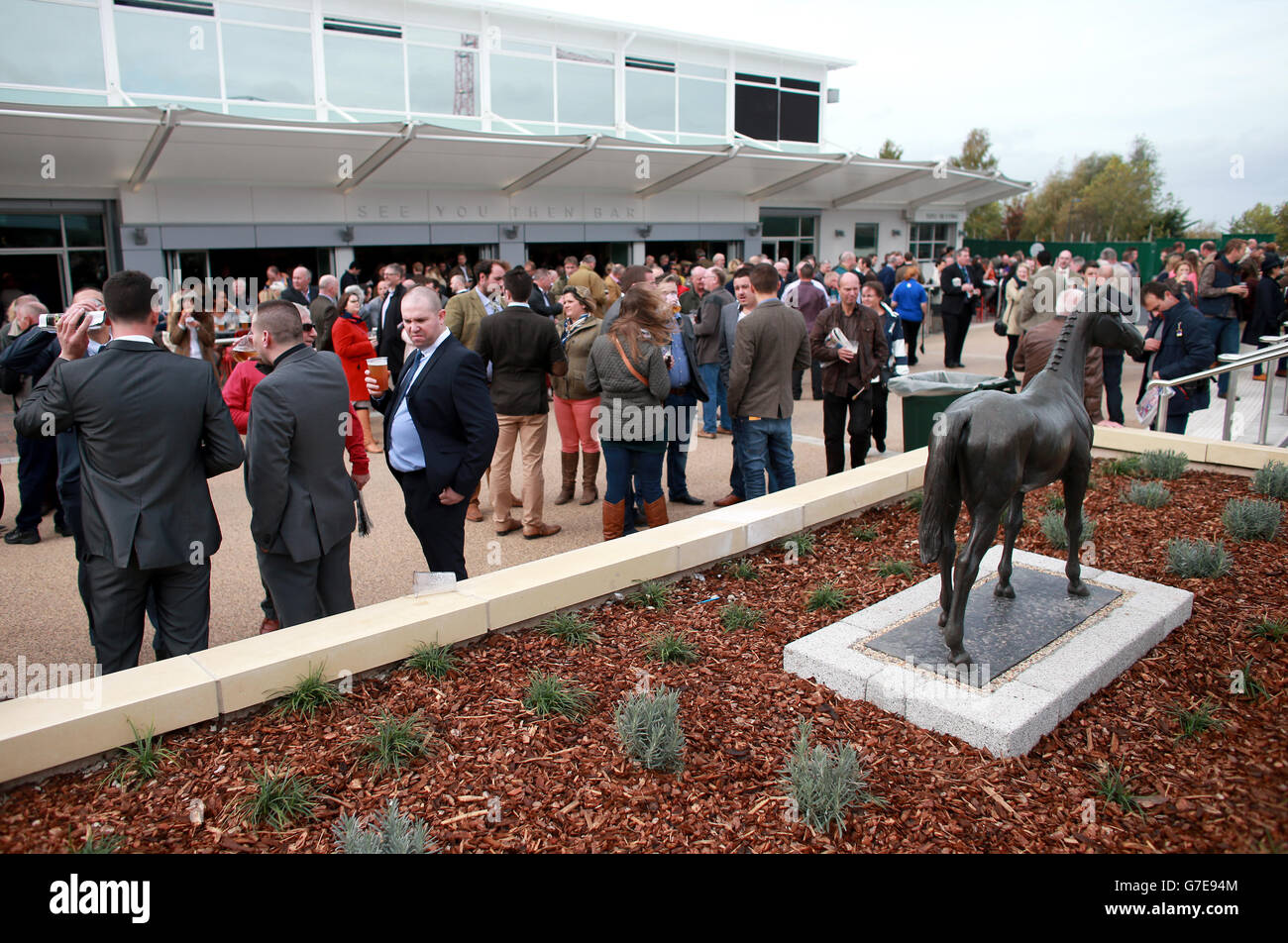 Arkle horse statue hi-res stock photography and images - Alamy