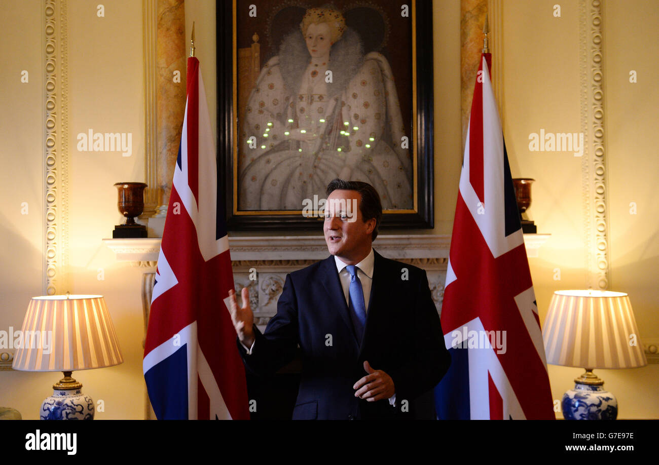 Prime Minister David Cameron addresses Falklands war veterans after ...