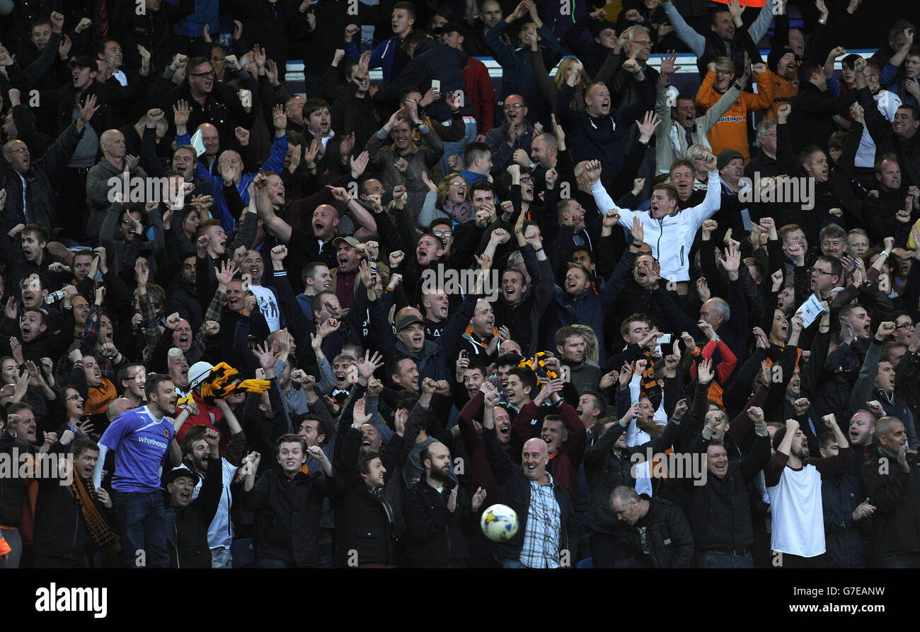 Wolverhampton Wanderers' fans celebrate their team's victory Stock ...