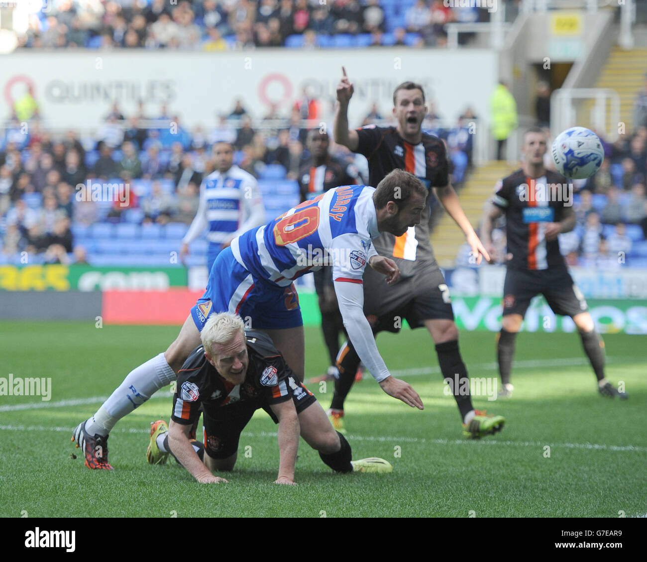 Soccer - Sky Bet Championship - Reading v Blackpool - Madejski Stadium ...