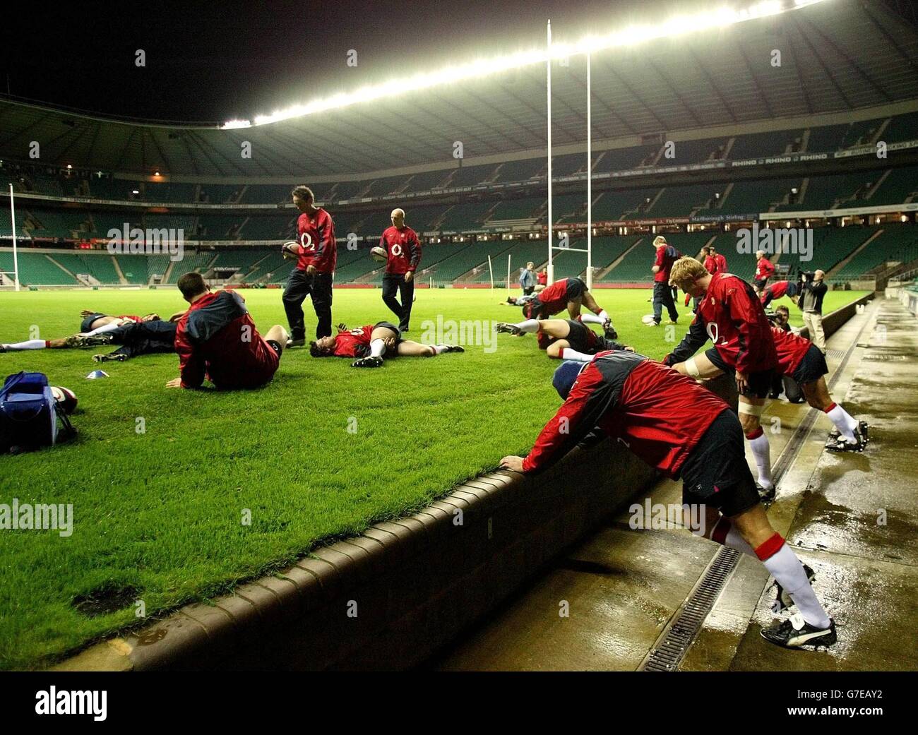 Sport rugby union training stretching hi-res stock photography and ...