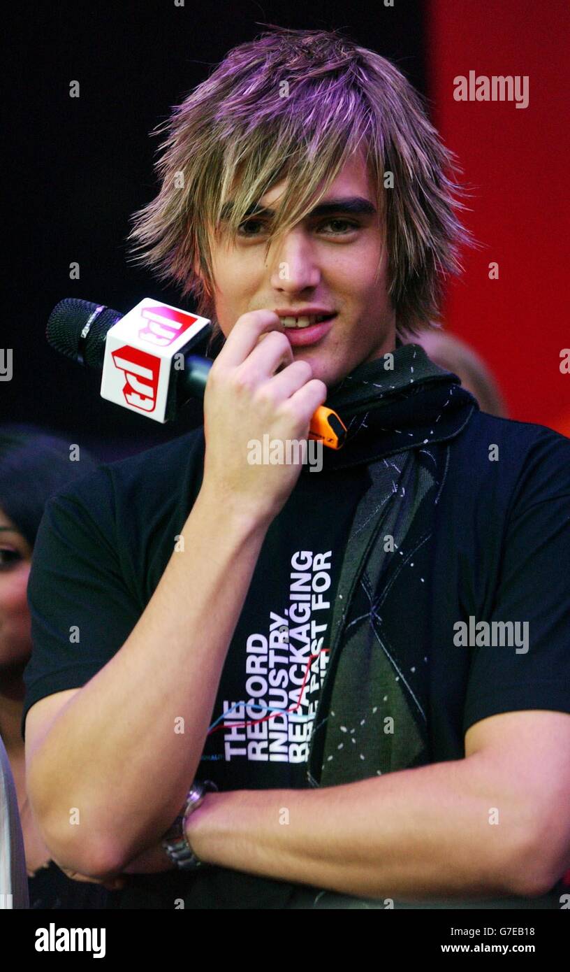 Charlie Simpson MTV's TRL Stock Photo - Alamy