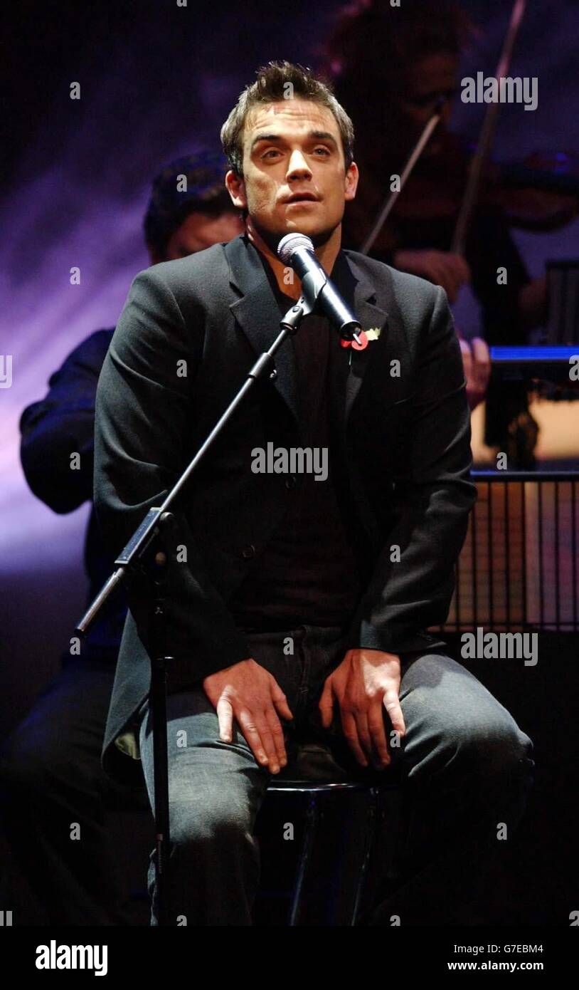 Robbie williams 90s hi-res stock photography and images - Alamy