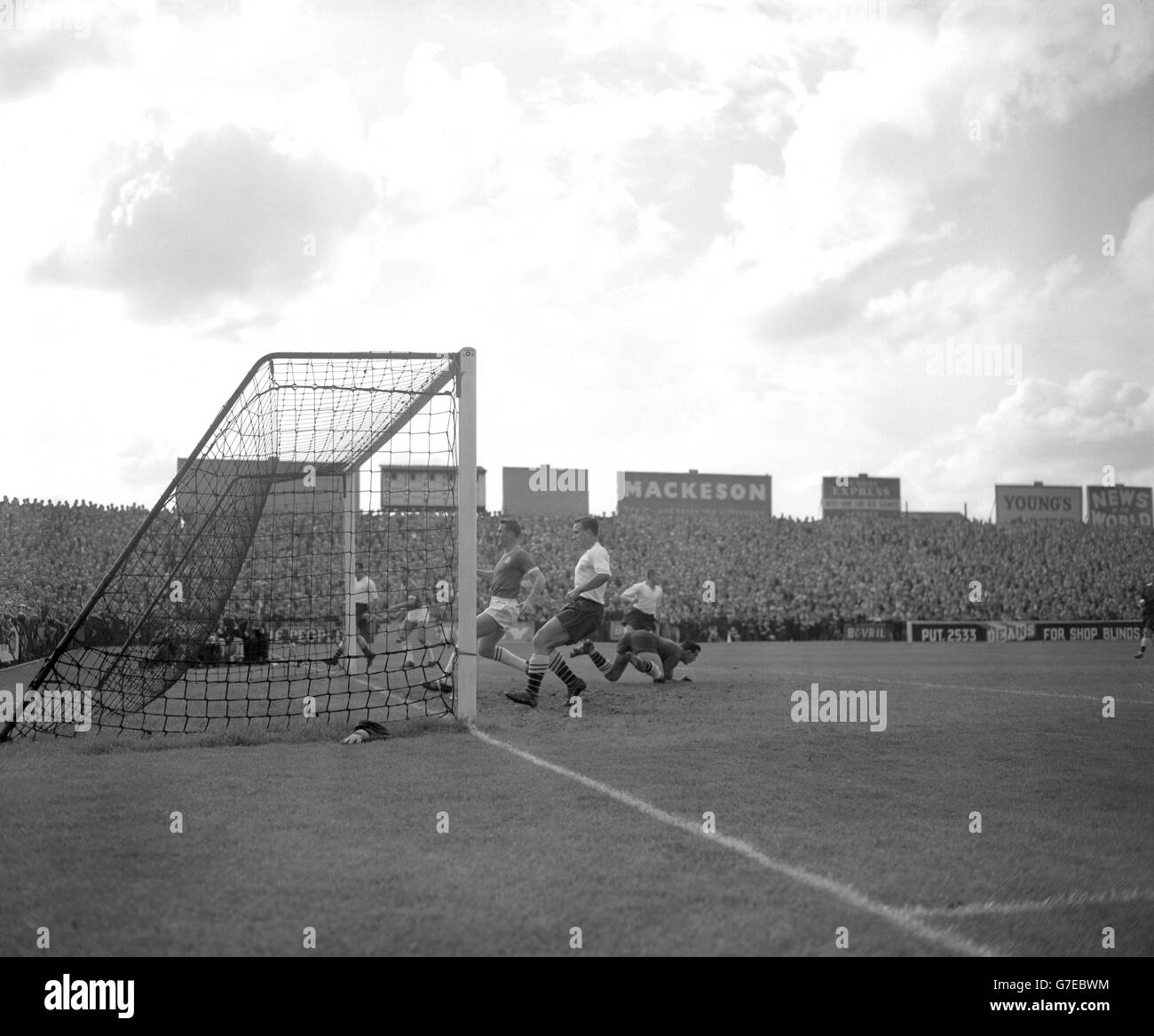Chelsea forward Charlie Livesey and Fulham right-back George Cohen ...